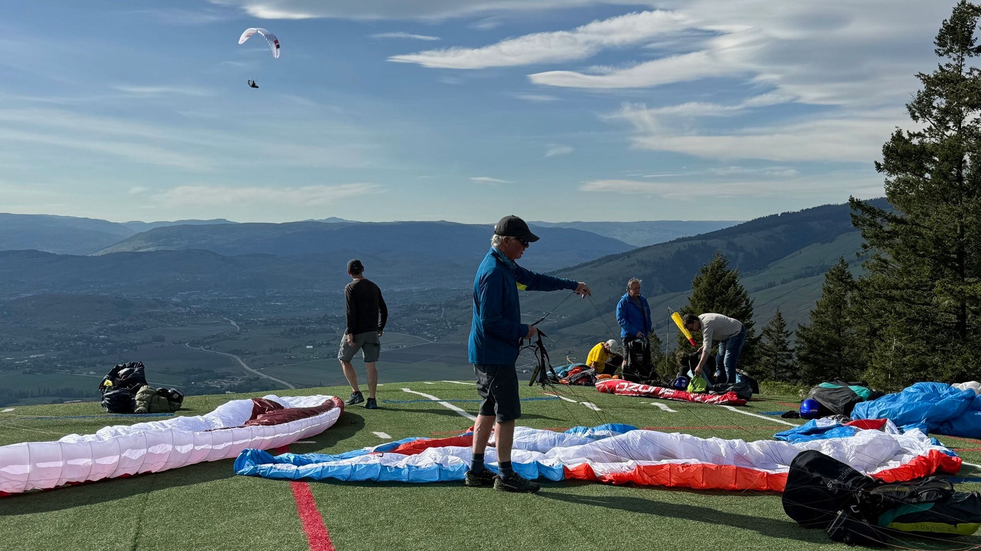 Paraglide Canada | Paragliding Training & Equipment | Vernon | Kelowna